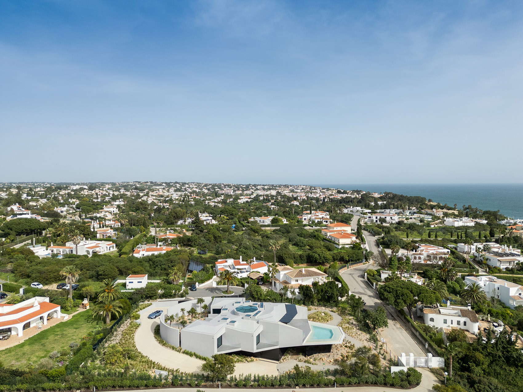 Sky Base One by Bespoke Architects - 谷德设计网