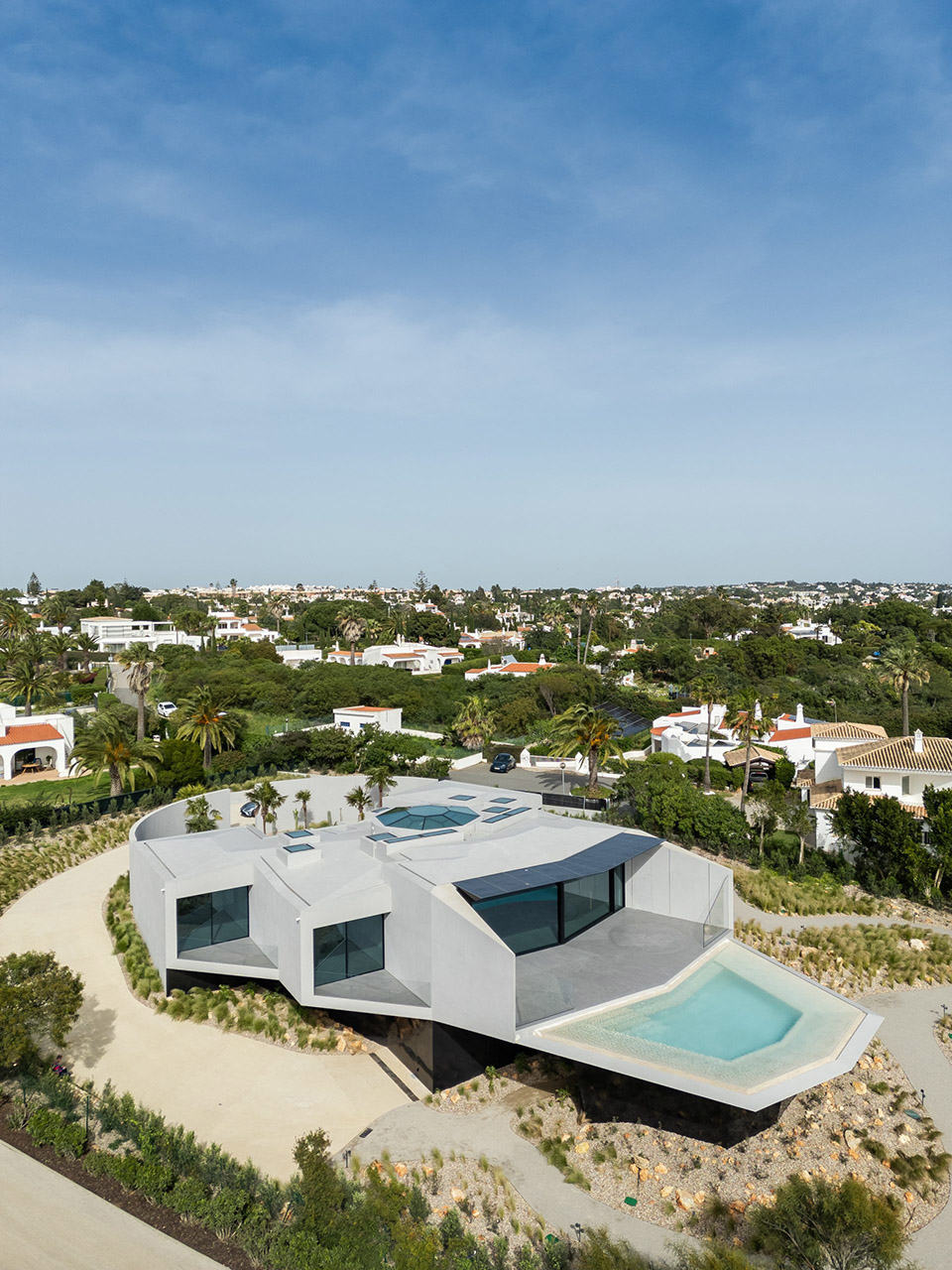 Sky Base One by Bespoke Architects - 谷德设计网