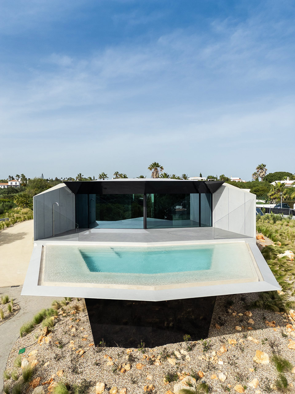 Sky Base One by Bespoke Architects - 谷德设计网