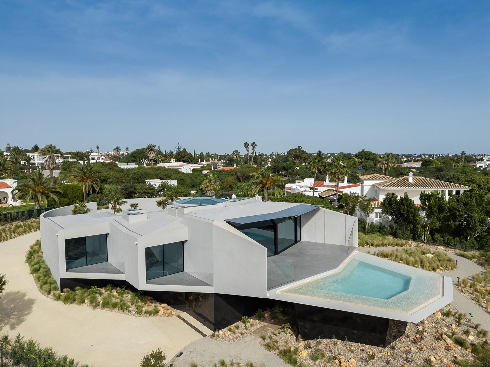 Sky Base One by Bespoke Architects - 谷德设计网