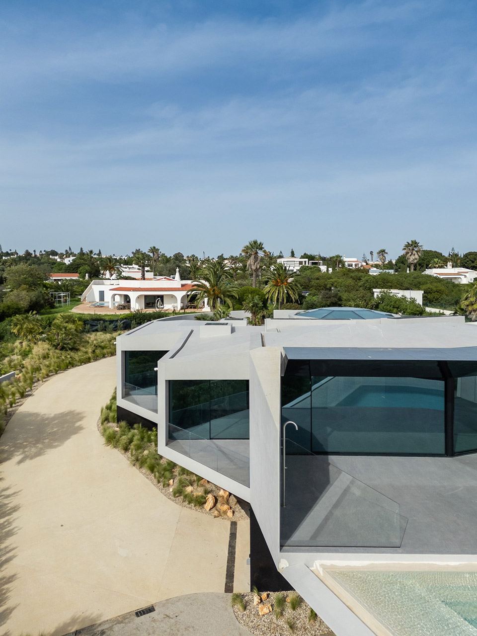 Sky Base One by Bespoke Architects - 谷德设计网