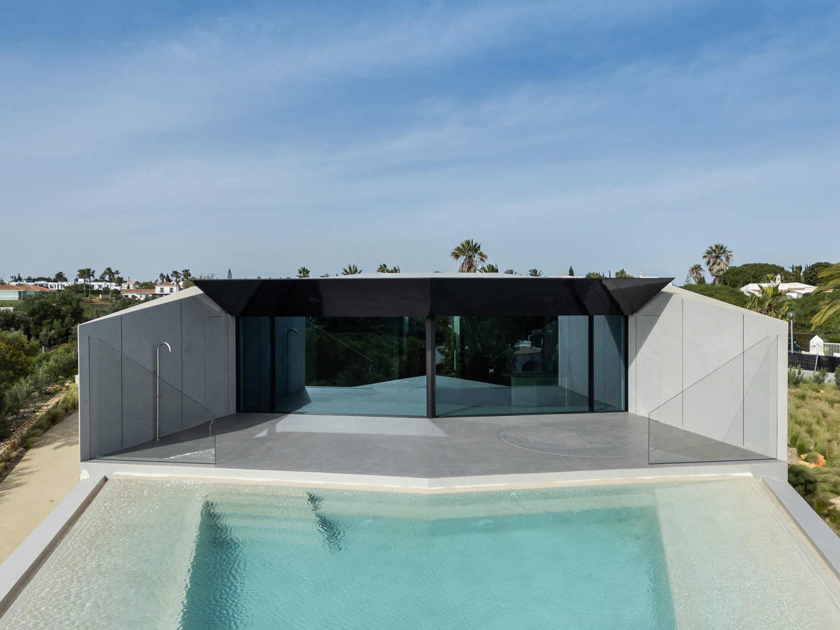 Sky Base One by Bespoke Architects - 谷德设计网