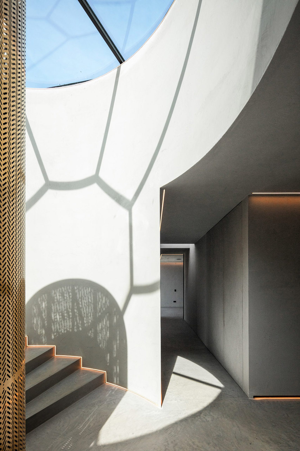 Sky Base One by Bespoke Architects - 谷德设计网