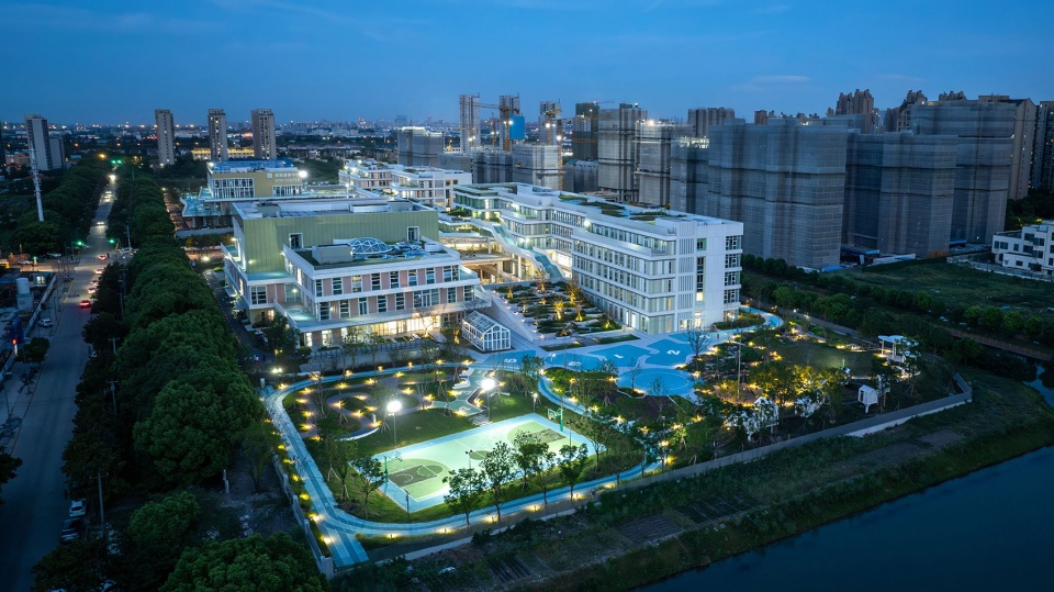 Jiading New City of Shanghai Experimental School by da landscape - 谷德设计网