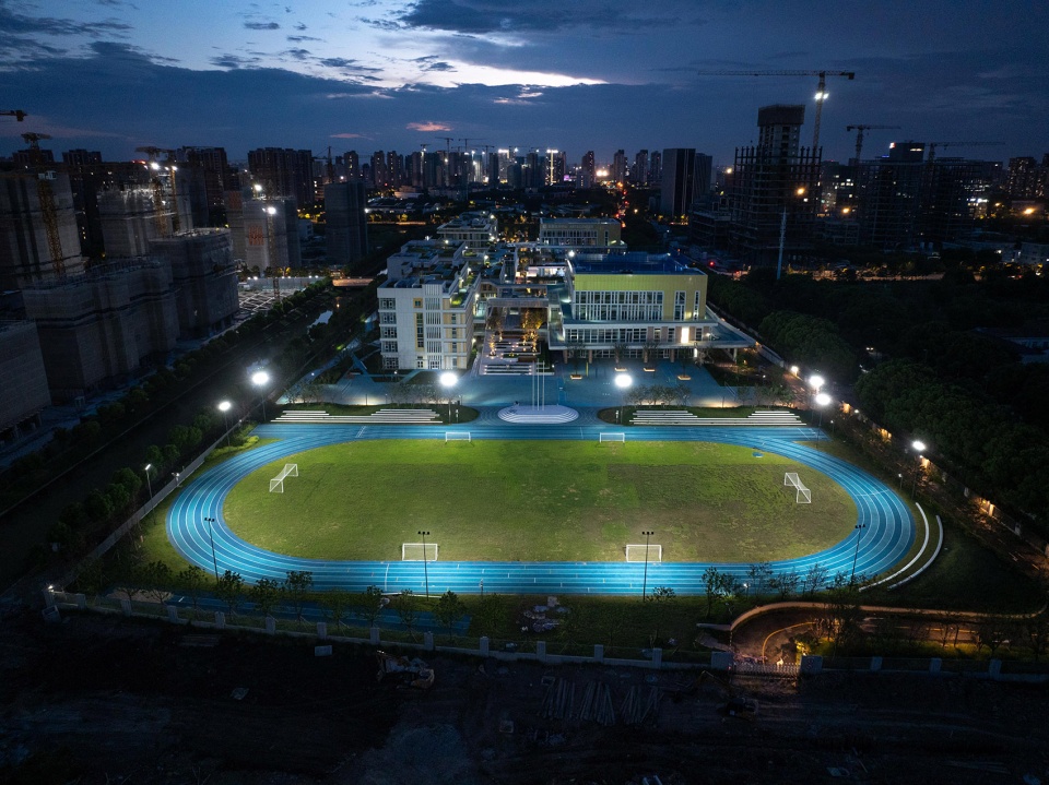 Jiading New City of Shanghai Experimental School by da landscape - 谷德设计网