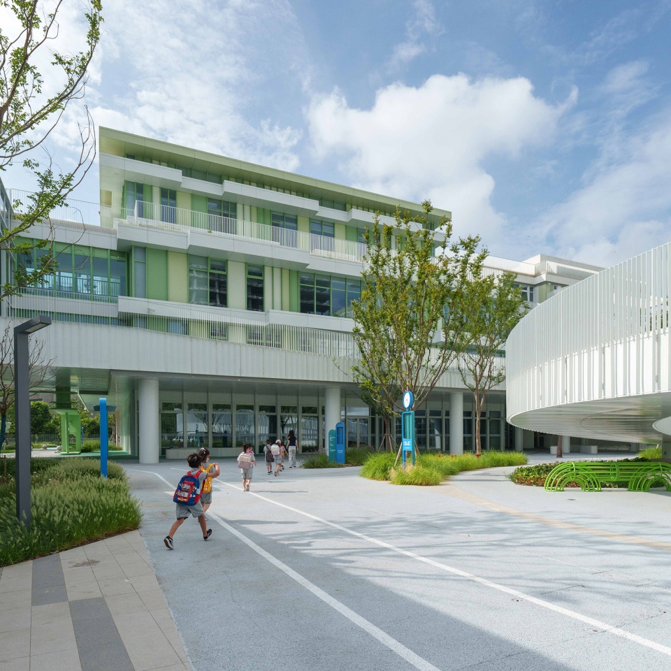 Jiading New City of Shanghai Experimental School by da landscape - 谷德设计网