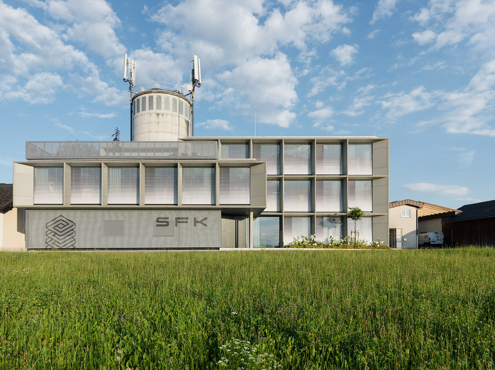 OFFICE SFK by heri&salli - 谷德设计网