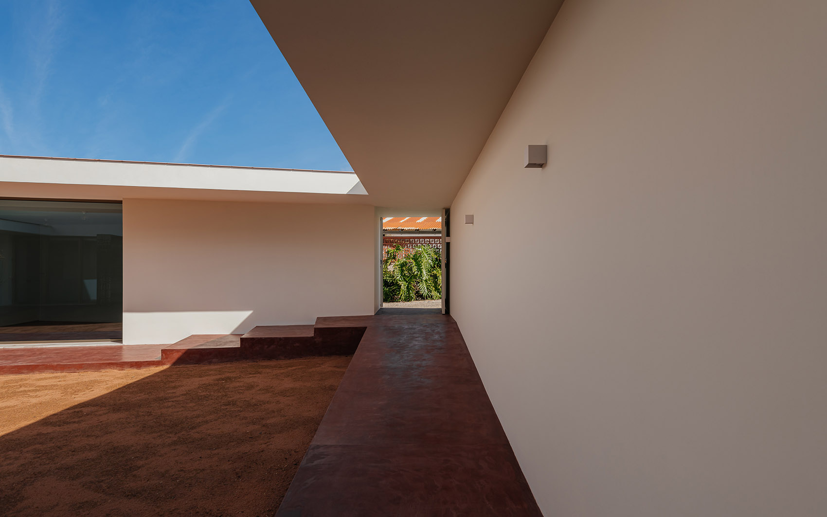 Patio IV House by Volume Architecture Lisbon Studio - 谷德设计网