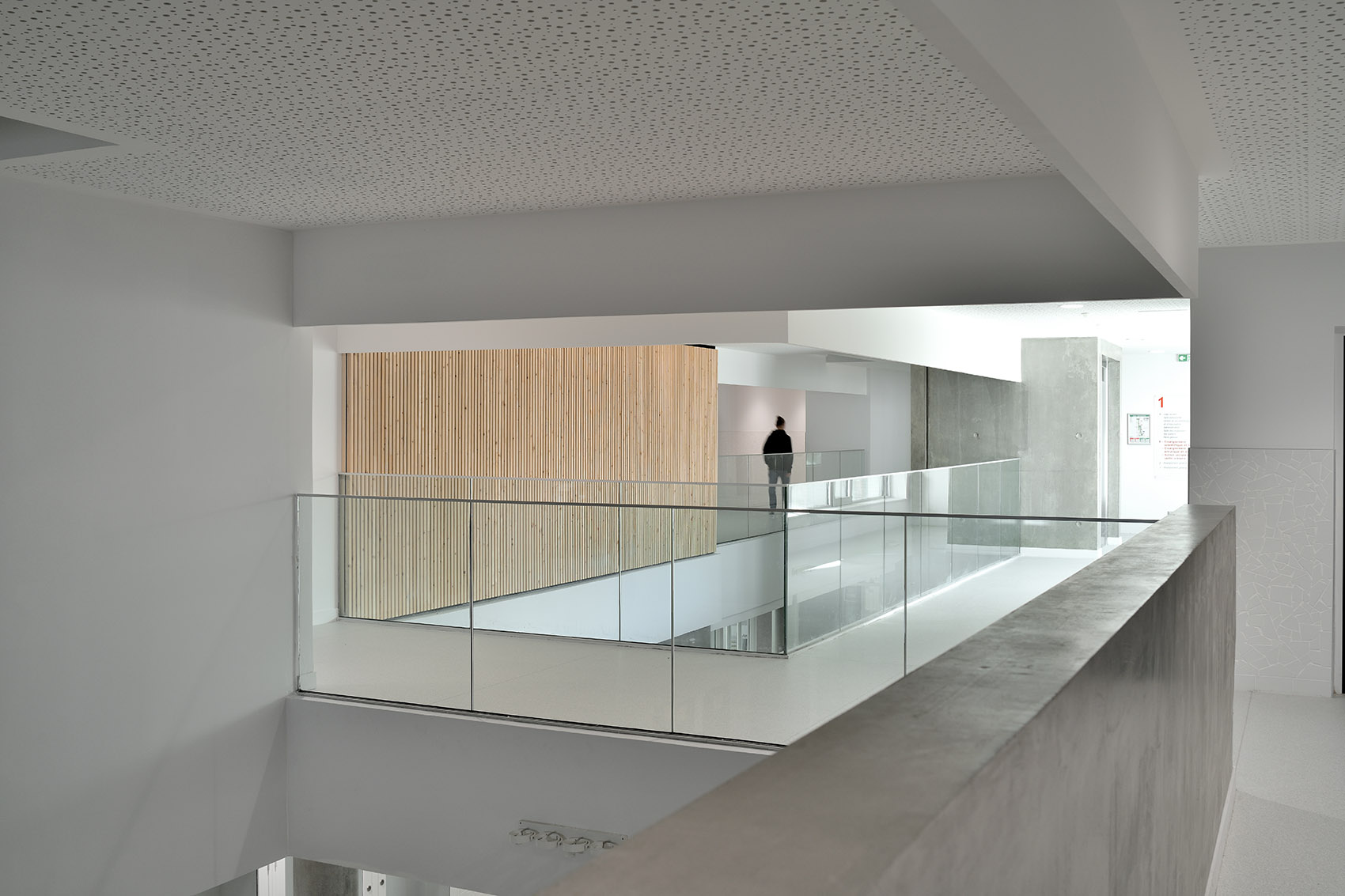 The College Chabroux by Jean Pierre Lott Architecte - 谷德设计网