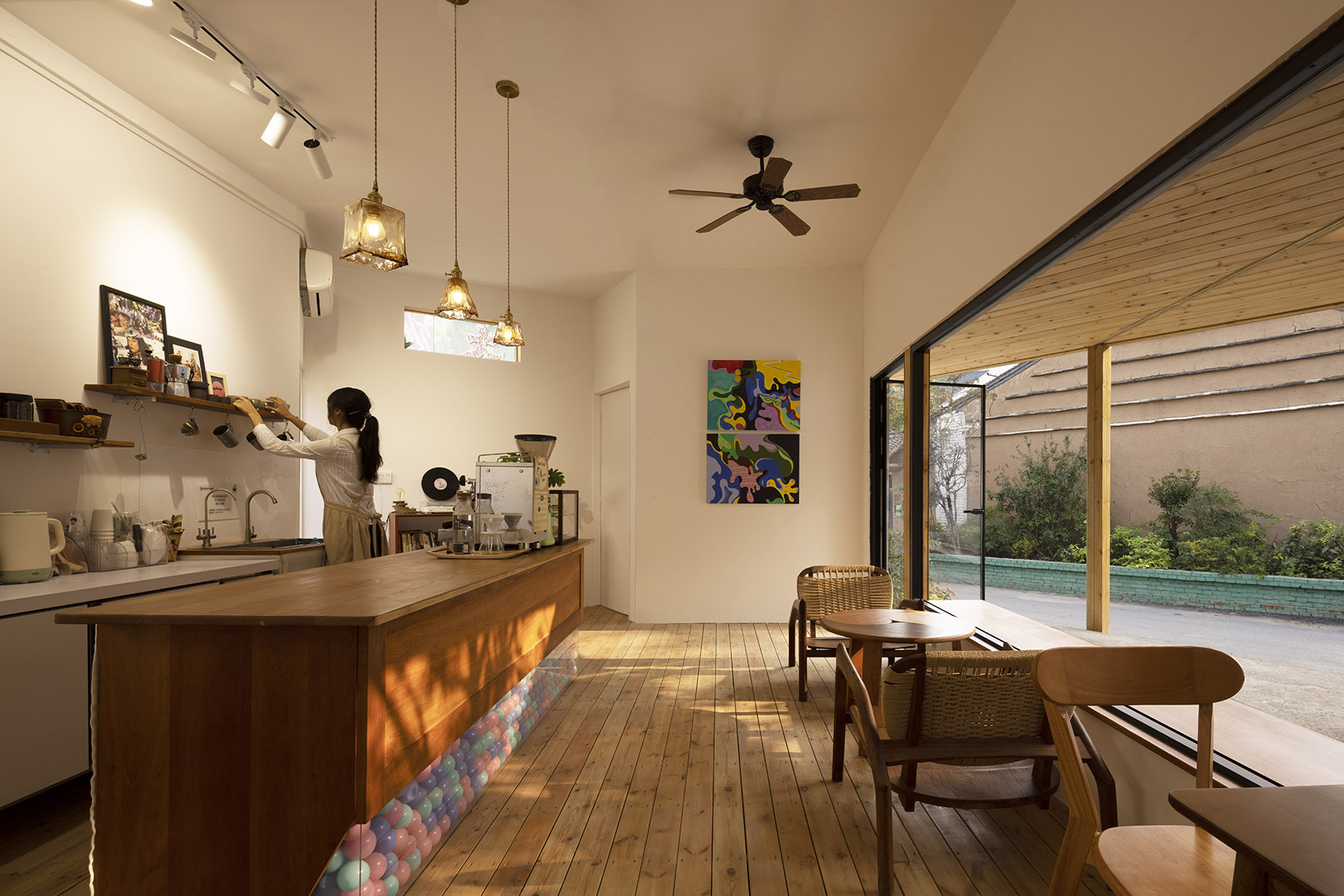 Earth Sign Cafe by Immediacy Design and Research Office - 谷德设计网