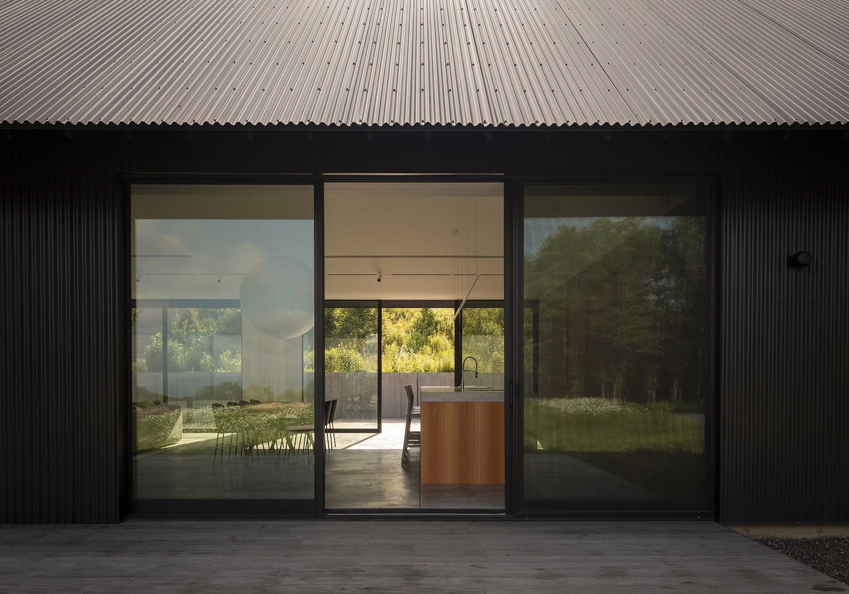 House in a Meadow by Group Projects Architecture - 谷德设计网