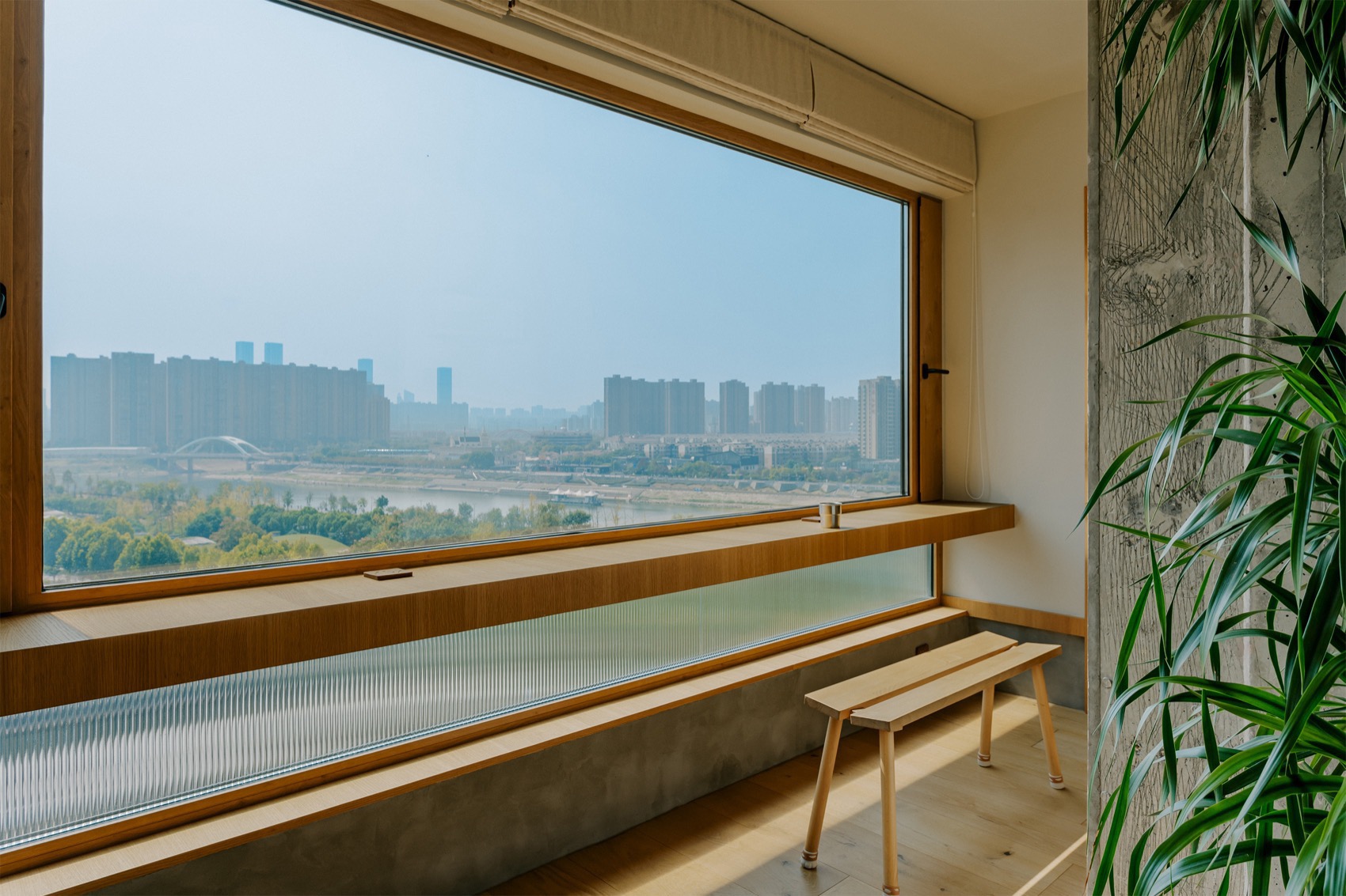 Distant “Mountain” Residence in the City by Edge Architects - 谷德设计网