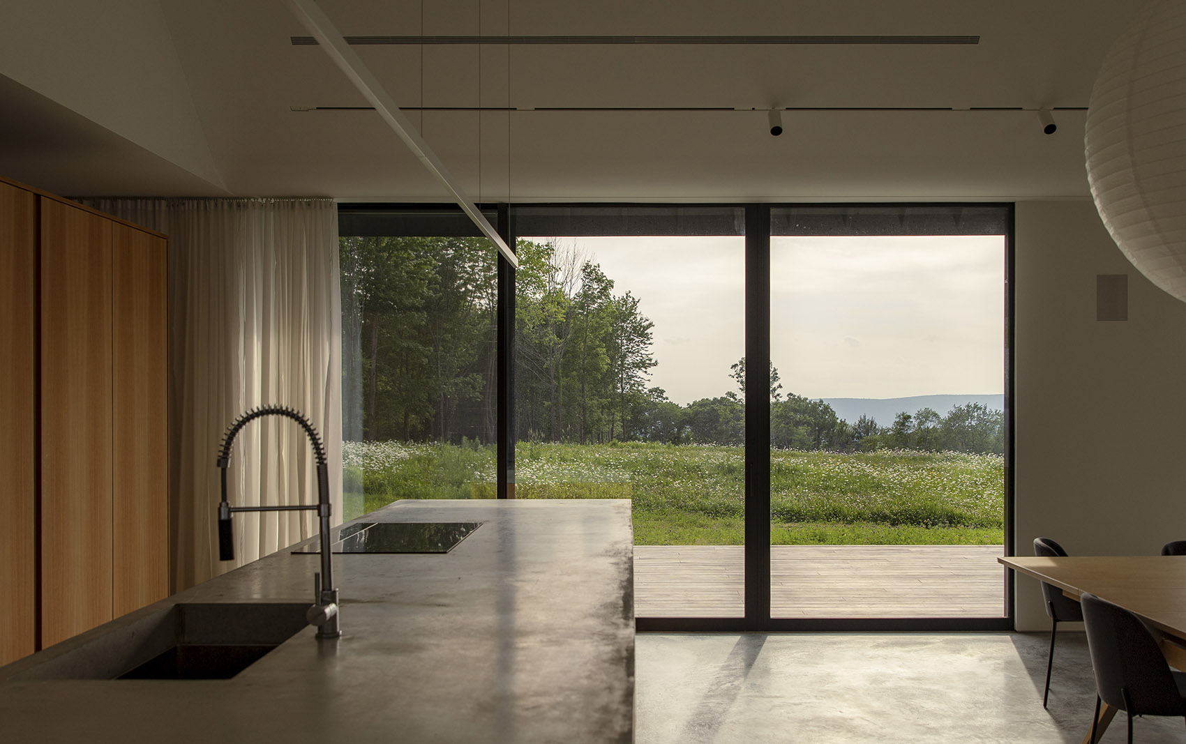 House in a Meadow by Group Projects Architecture - 谷德设计网