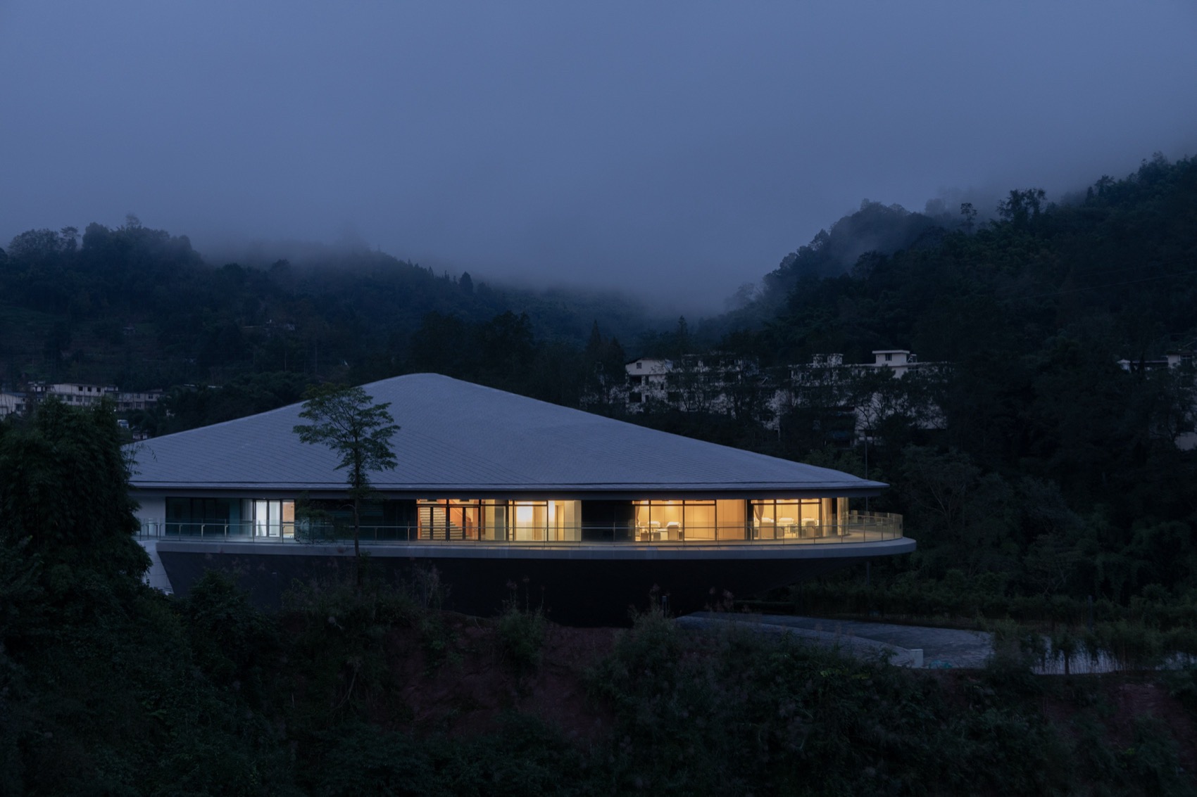 Zhou gong Mountain Nans hui ge Hot Spring Hotel Conference Center in Ya ...