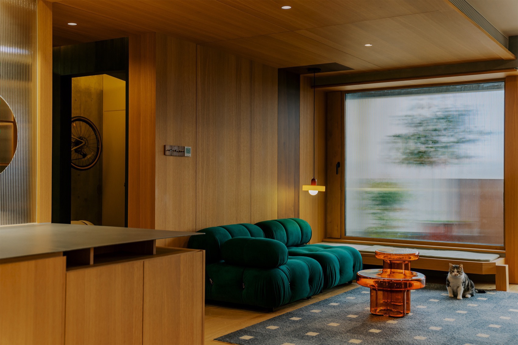 Distant “Mountain” Residence in the City by Edge Architects - 谷德设计网