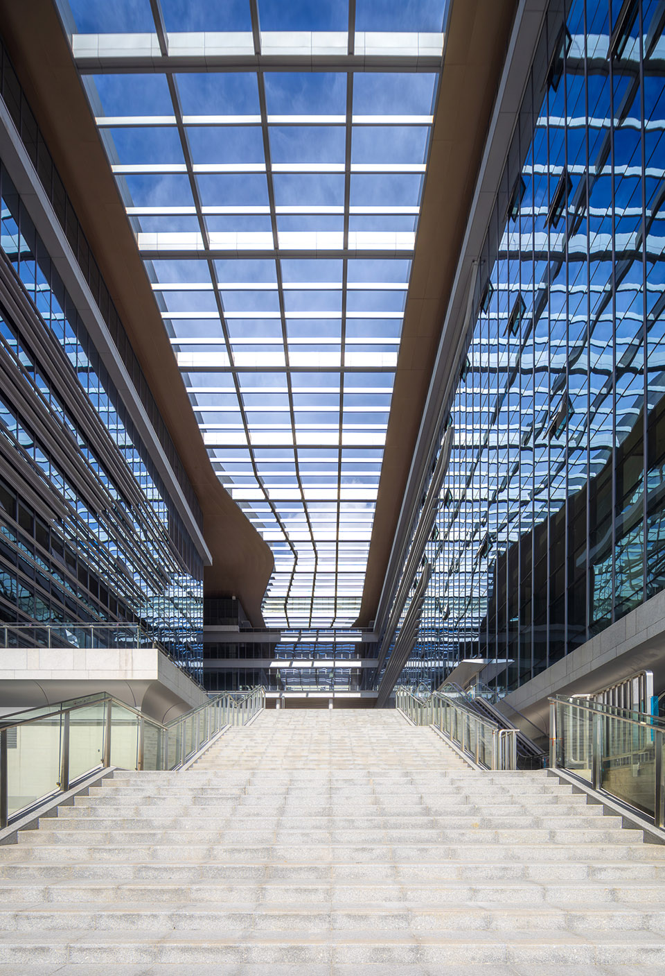 Zhuhai Civil Service Centre by 10 Design - 谷德设计网