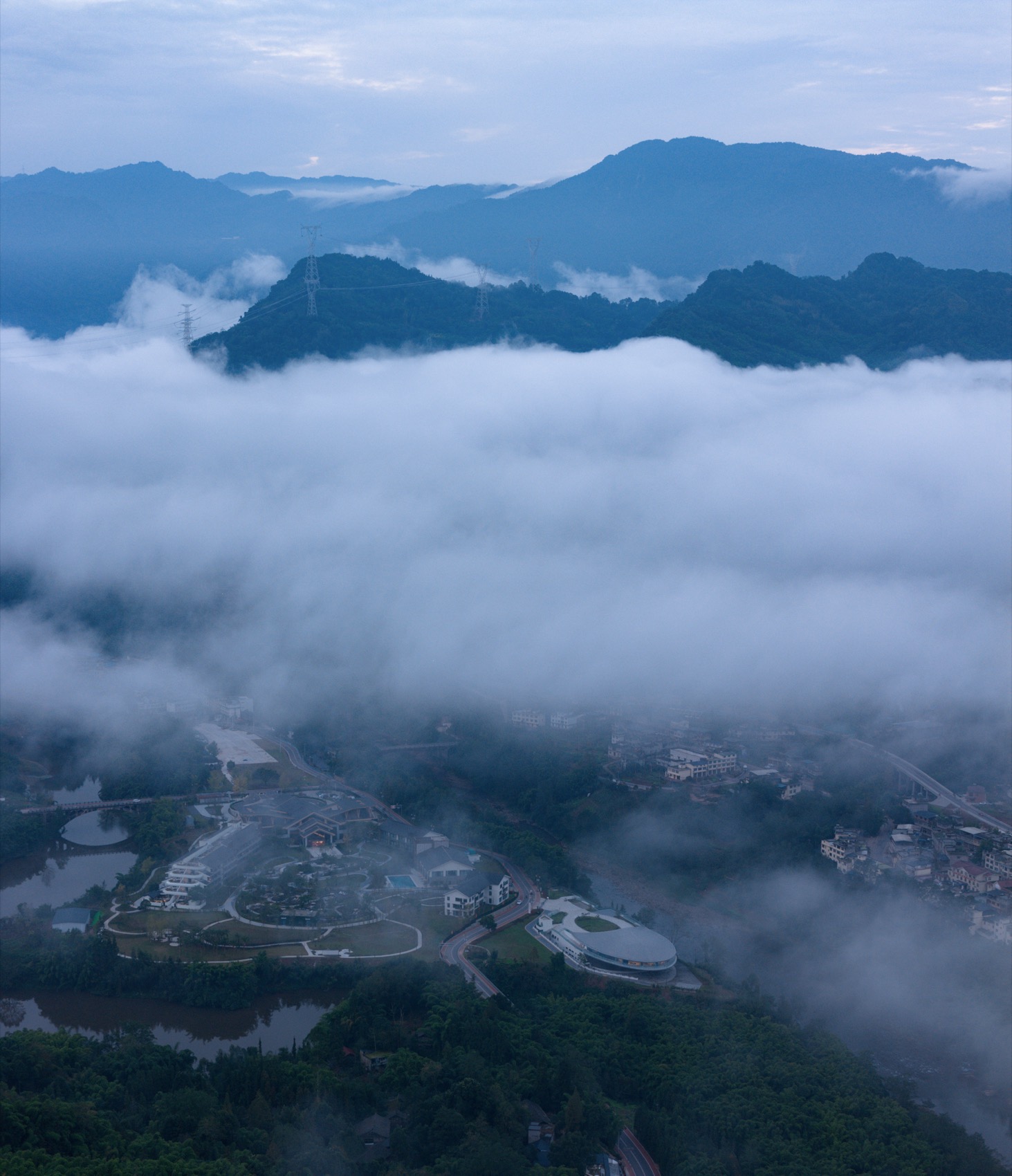 Zhou gong Mountain Nans hui ge Hot Spring Hotel Conference Center in Ya ...