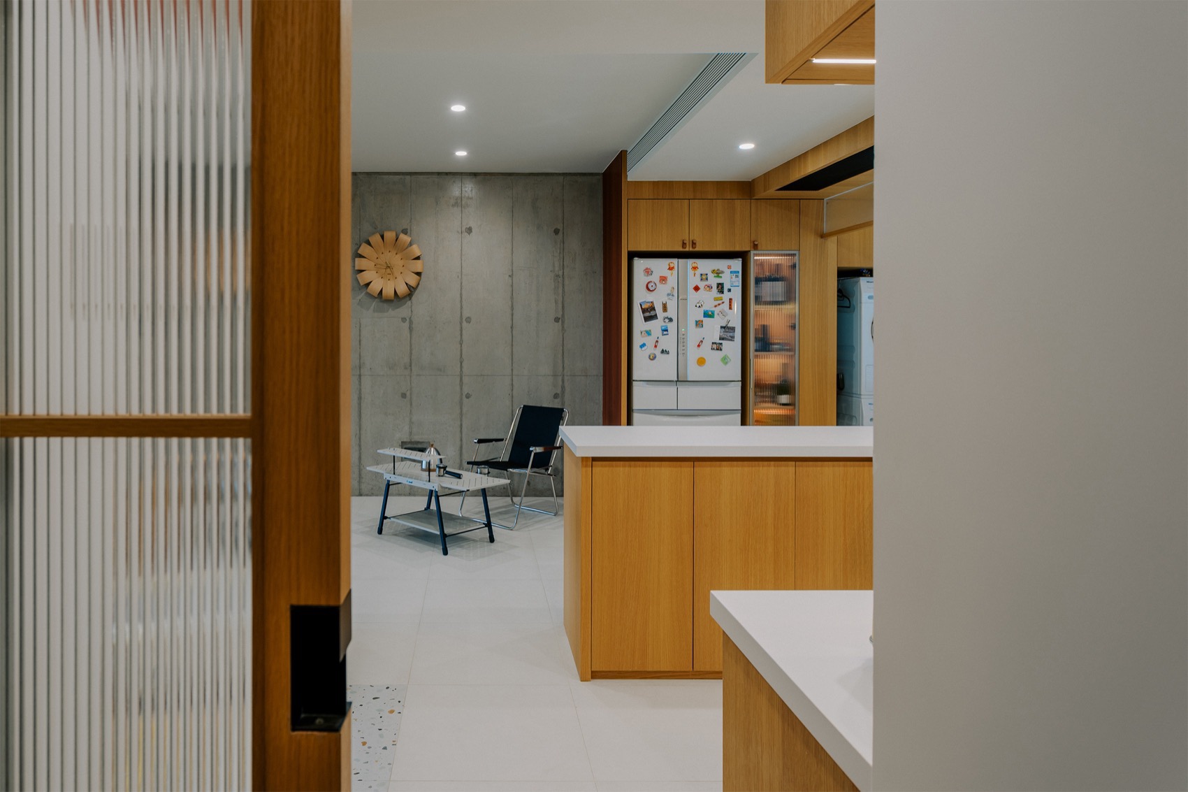 Distant “Mountain” Residence in the City by Edge Architects - 谷德设计网