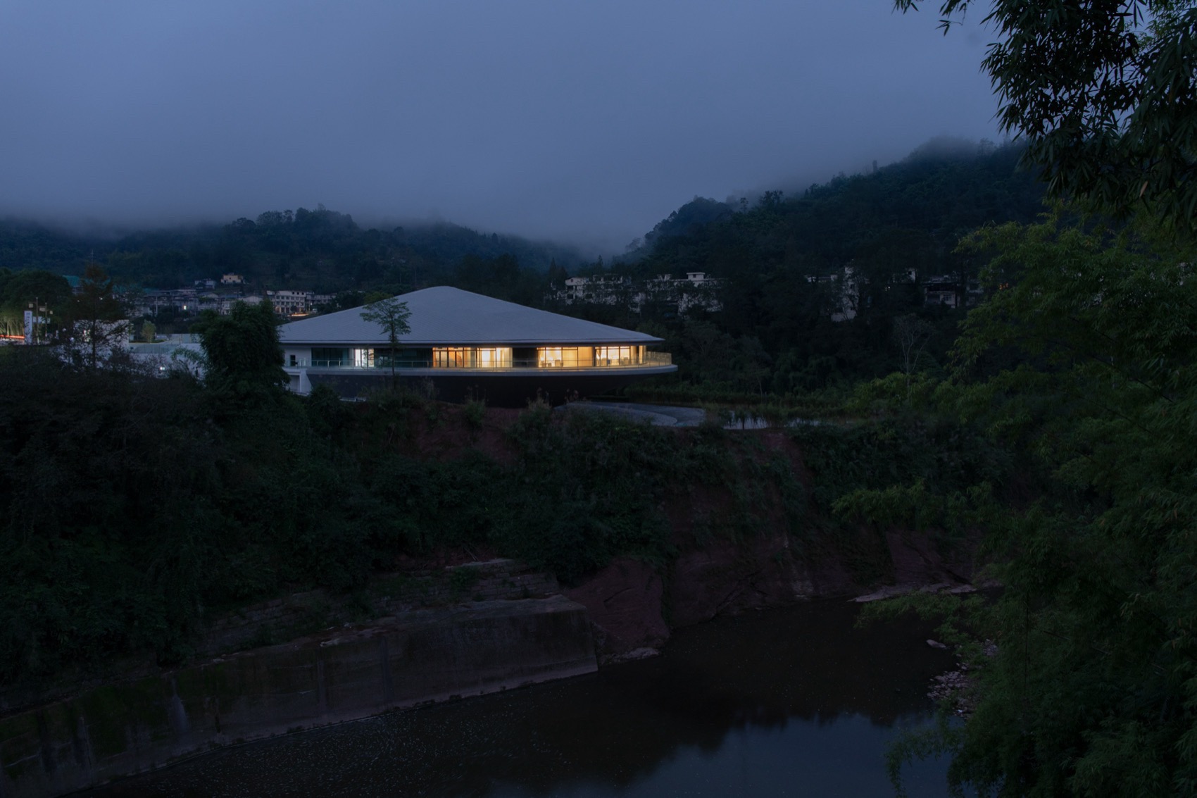 Zhou gong Mountain Nans hui ge Hot Spring Hotel Conference Center in Ya ...