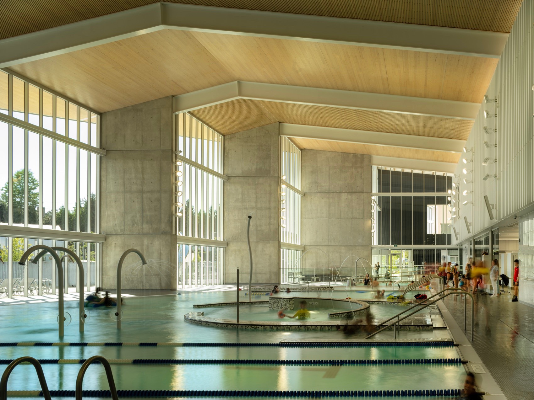 The təməsew̓txʷ Aquatic and Community Centre by hcma architecture ...