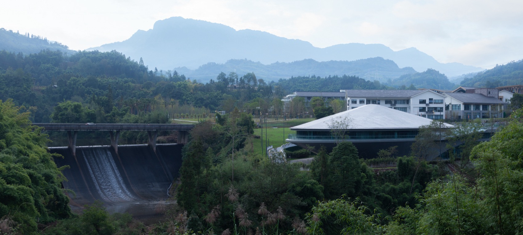 Zhou gong Mountain Nans hui ge Hot Spring Hotel Conference Center in Ya ...