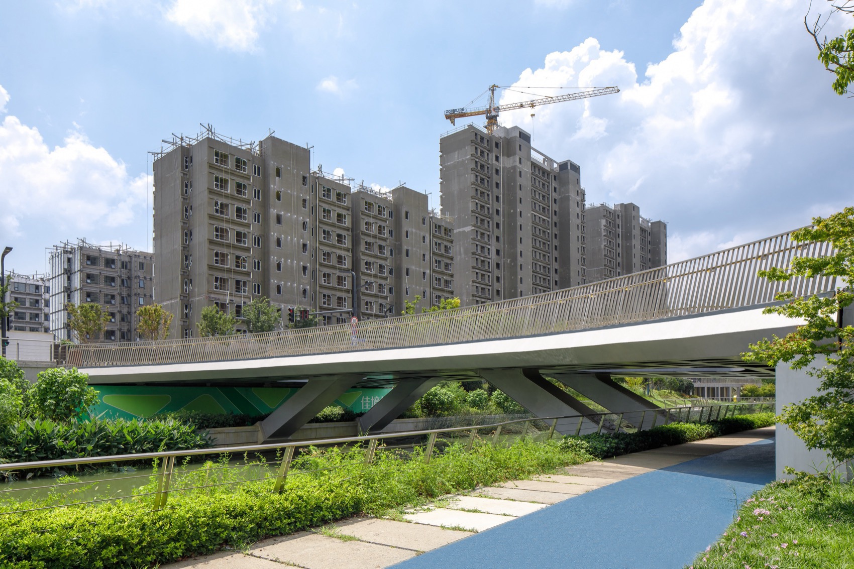 Pedestrian and vehicular bridges for Nanjing’s Nanbu New Town by NAN ...