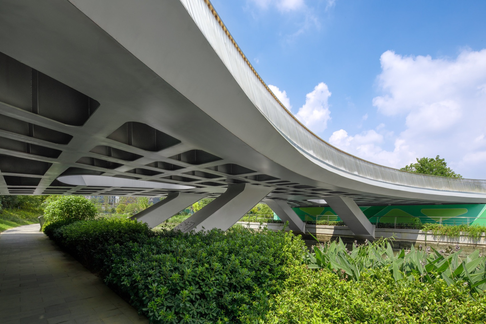 Pedestrian and vehicular bridges for Nanjing’s Nanbu New Town by NAN ...