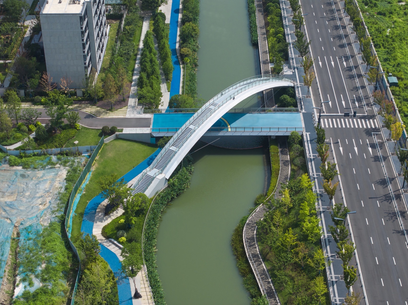 Pedestrian and vehicular bridges for Nanjing’s Nanbu New Town by NAN ...