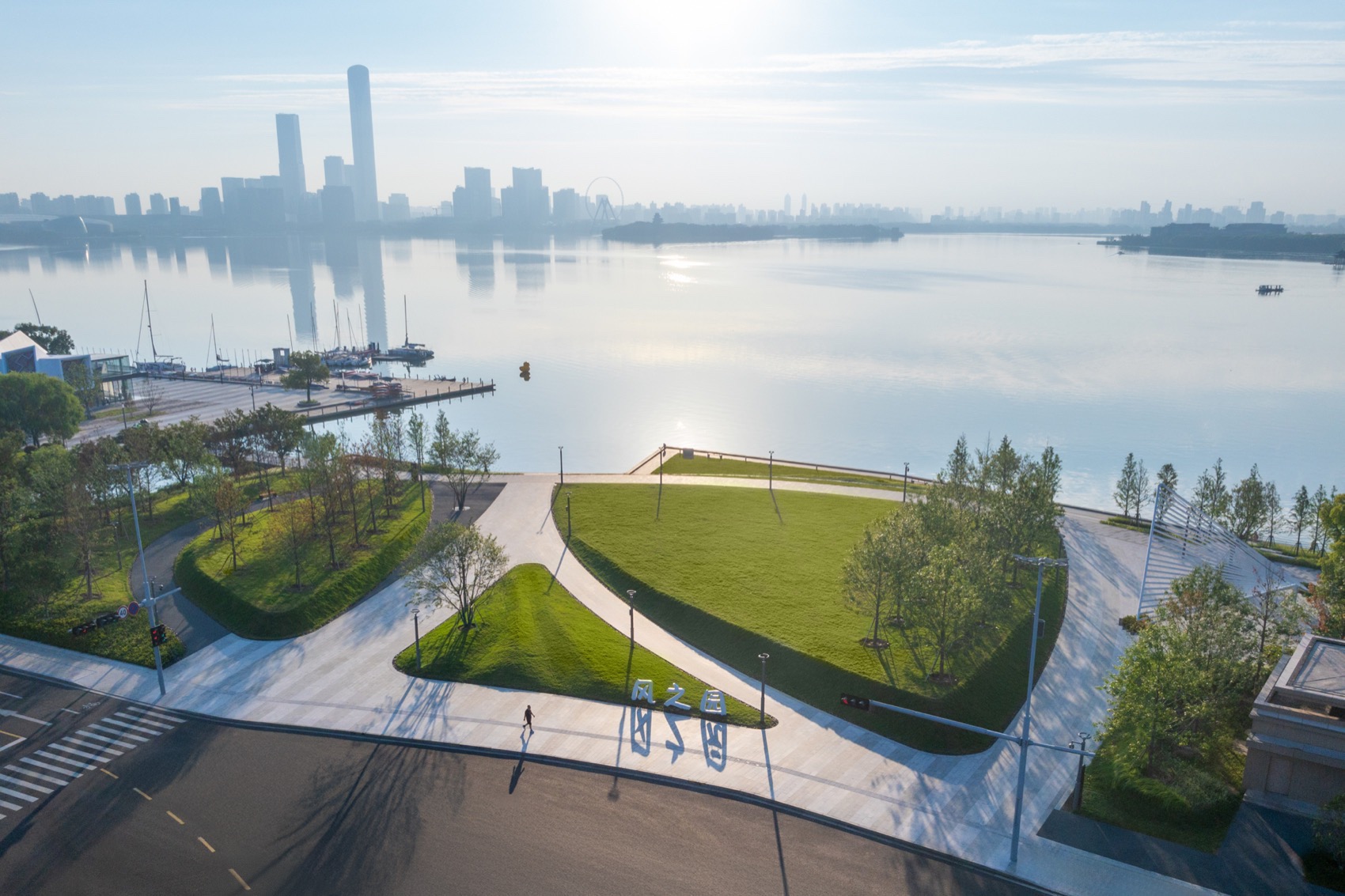 Jinji Lake Landscape Design by AECOM - 谷德设计网