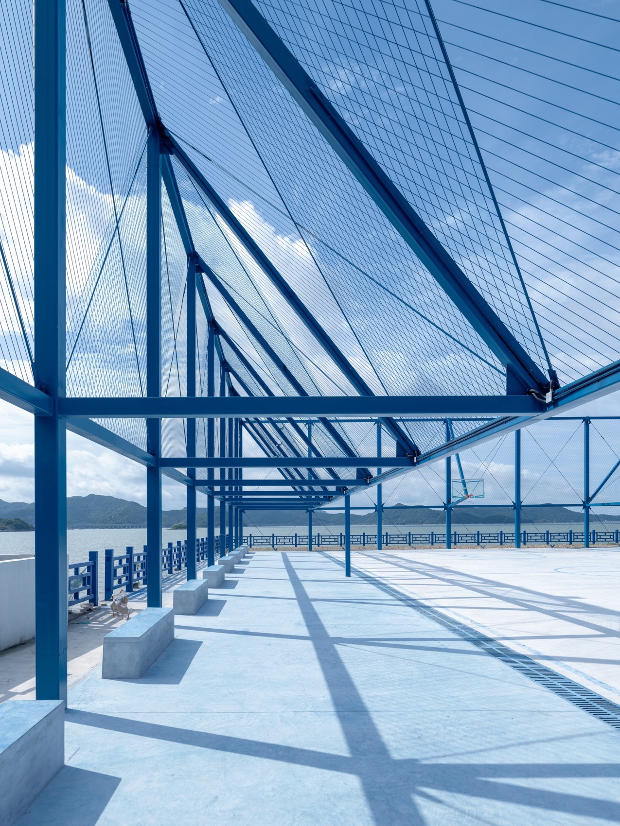 Blue Court by Found Projects + Atelier Noirs - 谷德设计网