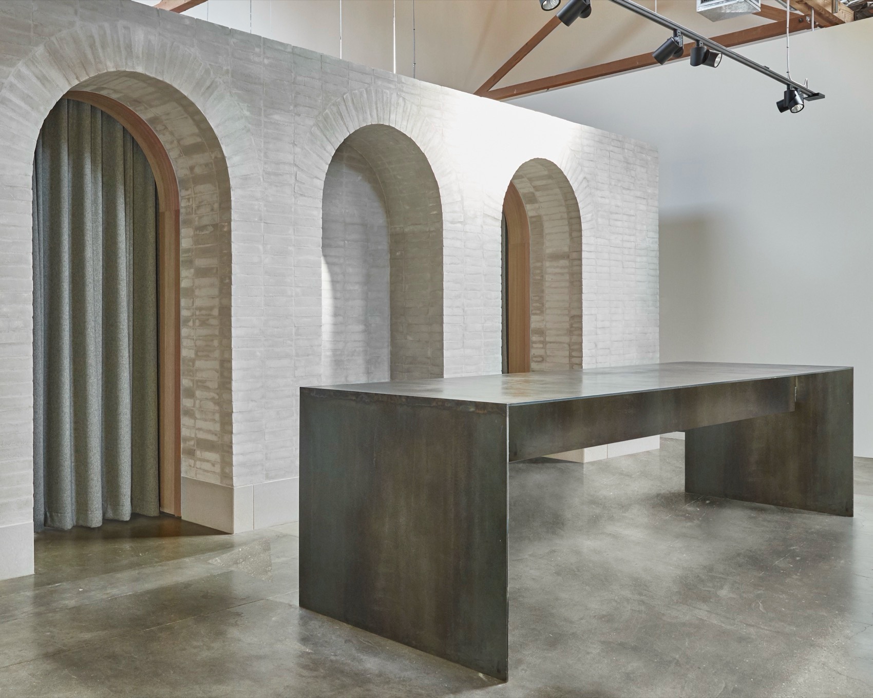 The Splash Lab LA Showroom by McLaren Excell - 谷德设计网