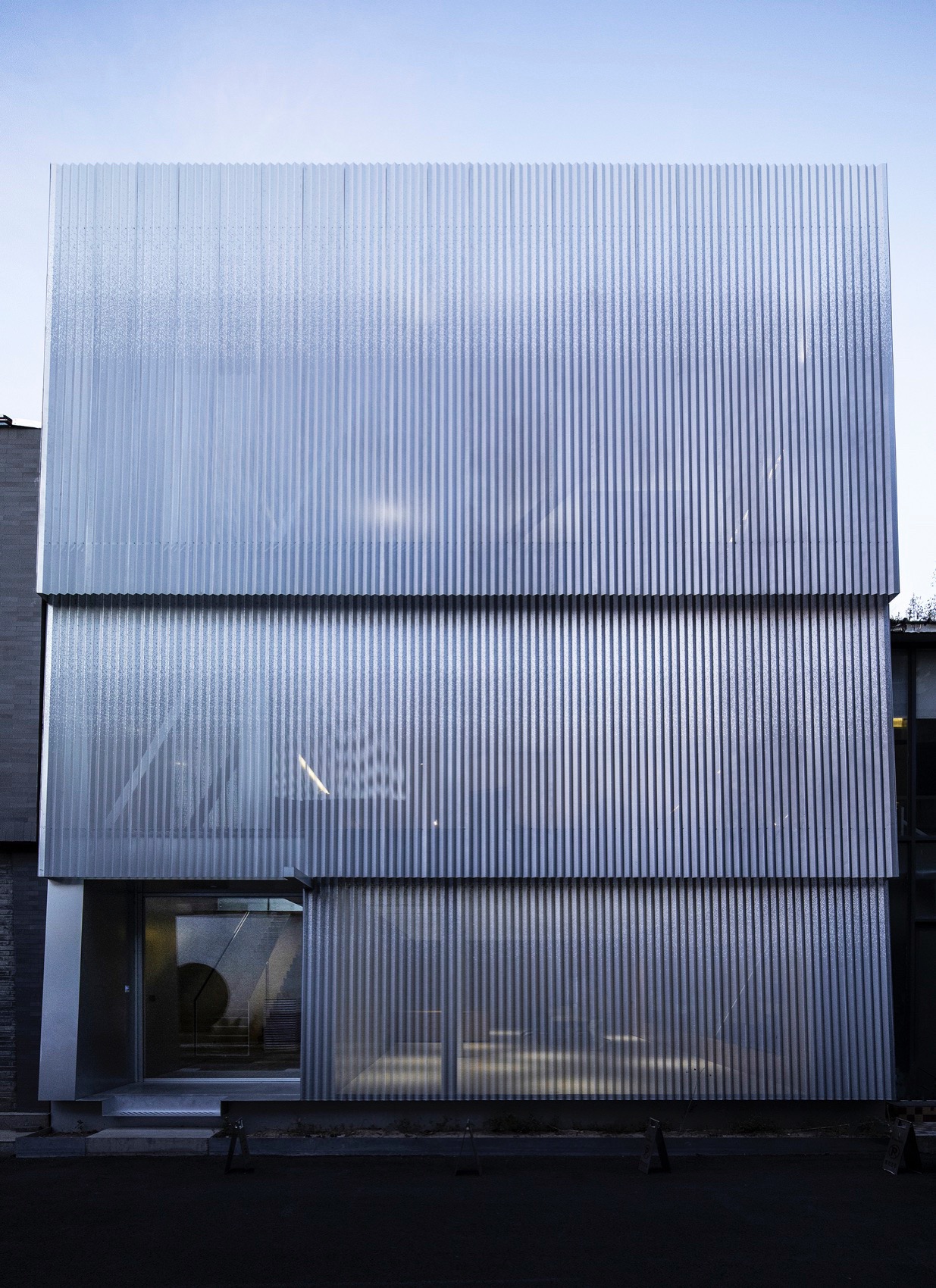 TAOA Reimagines an Old Industrial Building at 798 Art District into Its ...