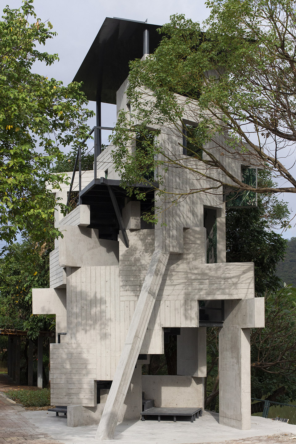 LUXURIANT RELICS, A Tower of Vertical Nature by CLAB Architects - 谷德设计网