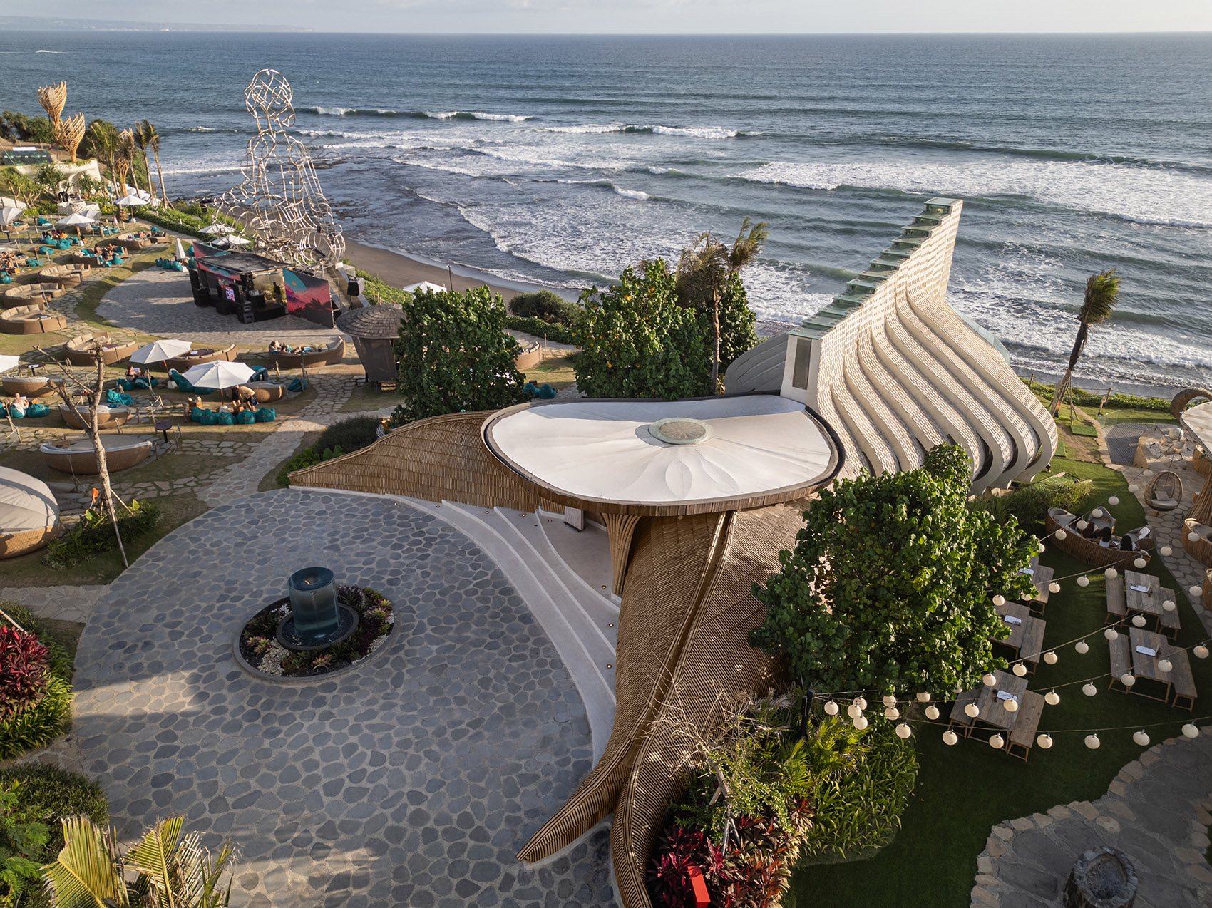 Luna Beach Club by Inspiral Architecture and Design Studios - 谷德设计网