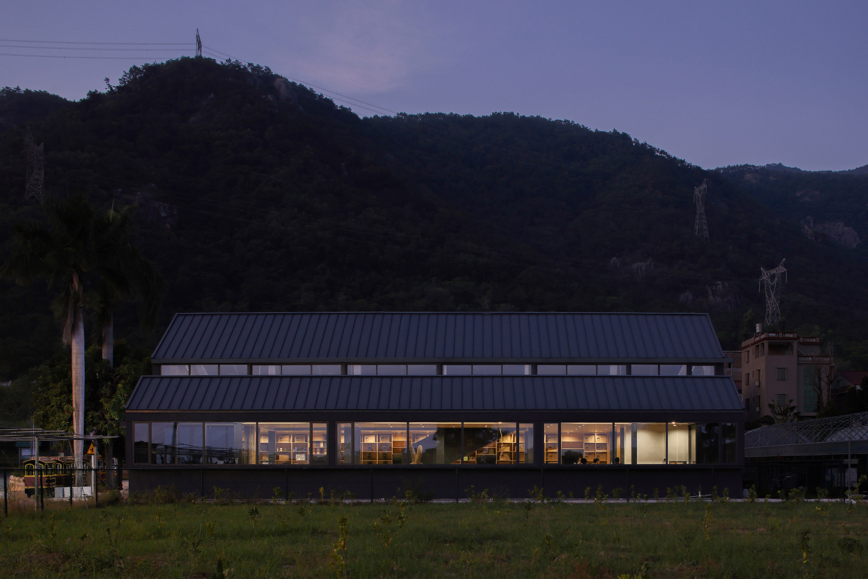 Renovation of Sanxiushan Zhiqing Houses by Yu Architects and SRCDC - 谷德设计网