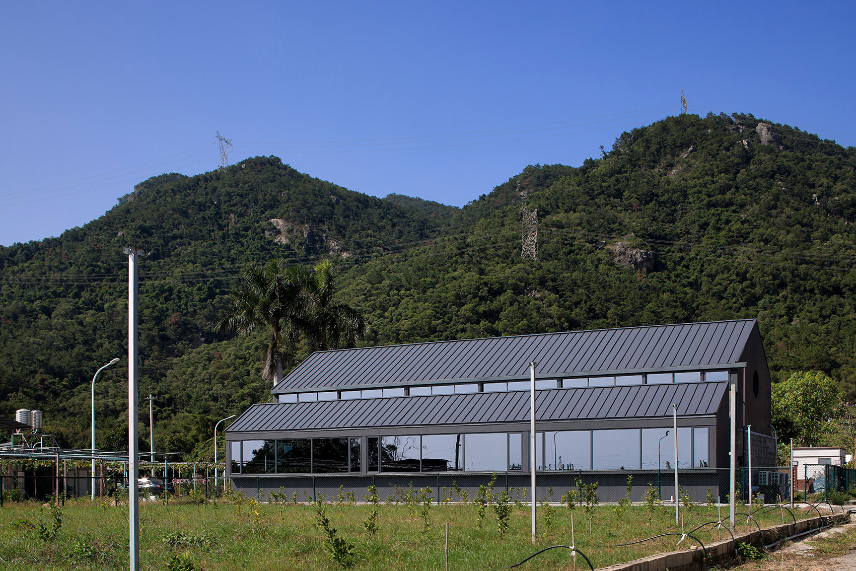 Renovation of Sanxiushan Zhiqing Houses by Yu Architects and SRCDC - 谷德设计网