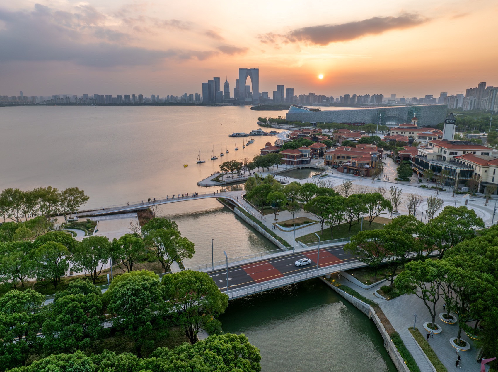 Jinji Lake Landscape Design by AECOM - 谷德设计网