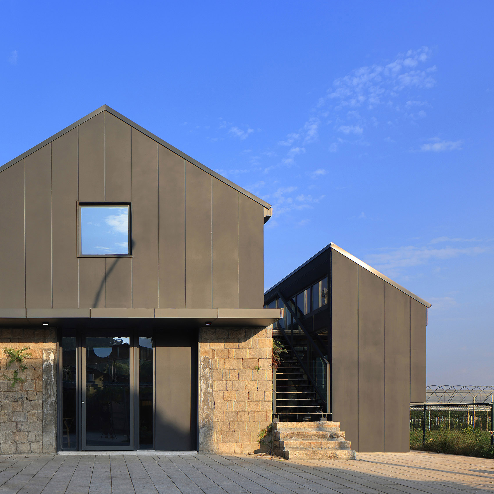 Renovation of Sanxiushan Zhiqing Houses by Yu Architects and SRCDC - 谷德设计网