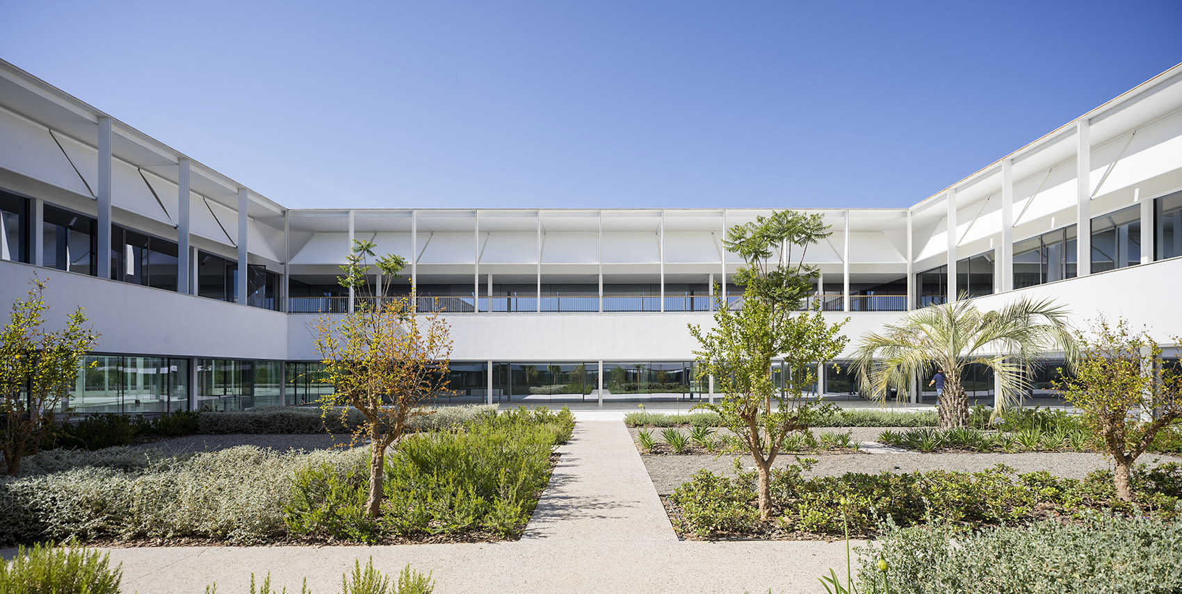 Headquarters and Auditorium for the University of Málaga by Alcolea ...