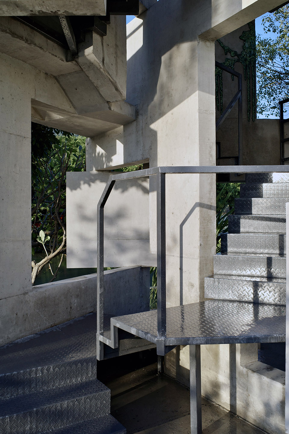 LUXURIANT RELICS, A Tower of Vertical Nature by CLAB Architects - 谷德设计网