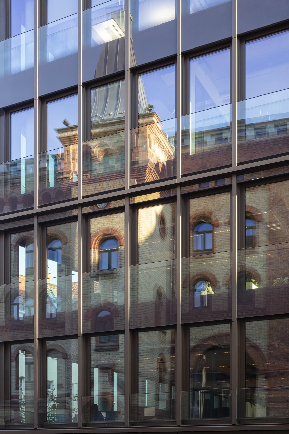 The SAB office building by TCHOBAN VOSS Architekten - 谷德设计网