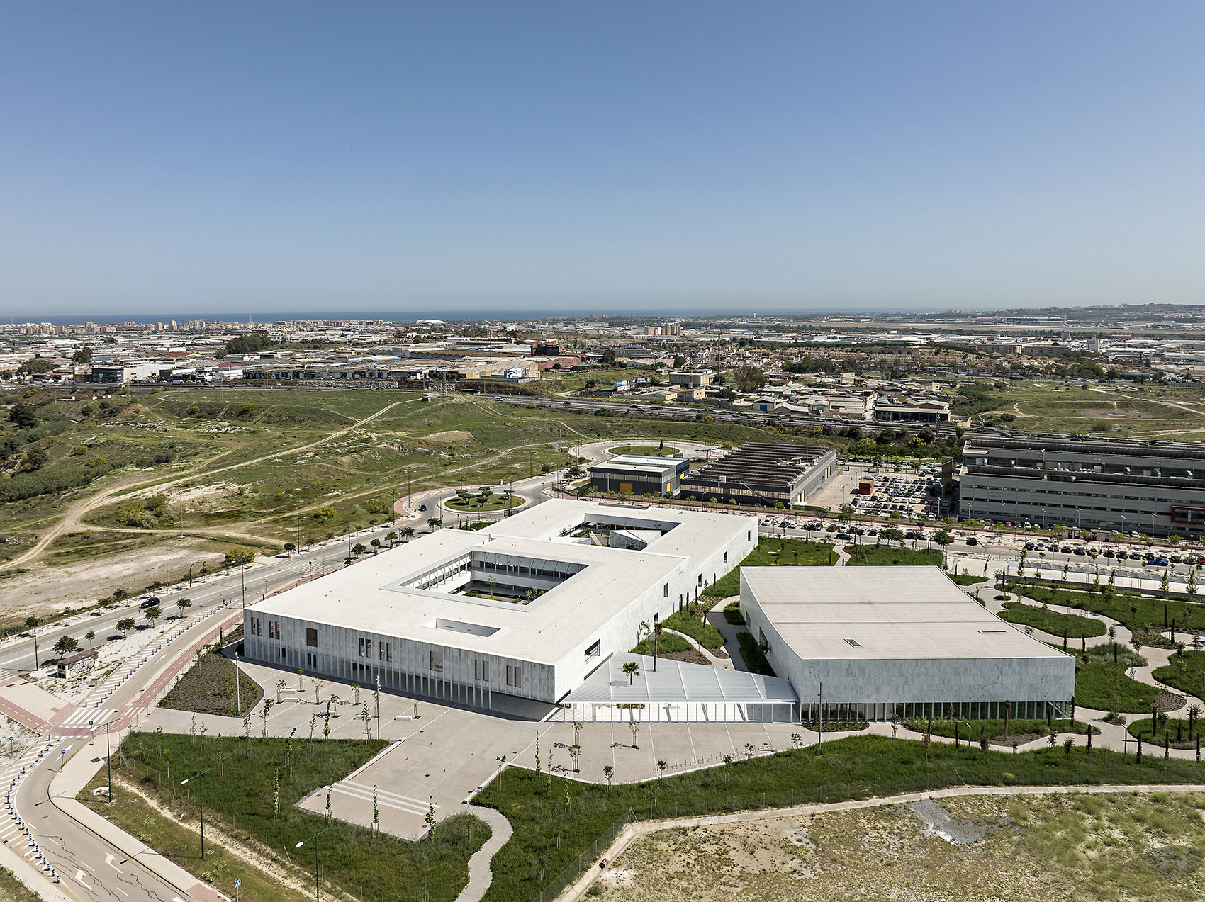 Headquarters and Auditorium for the University of Málaga by Alcolea ...