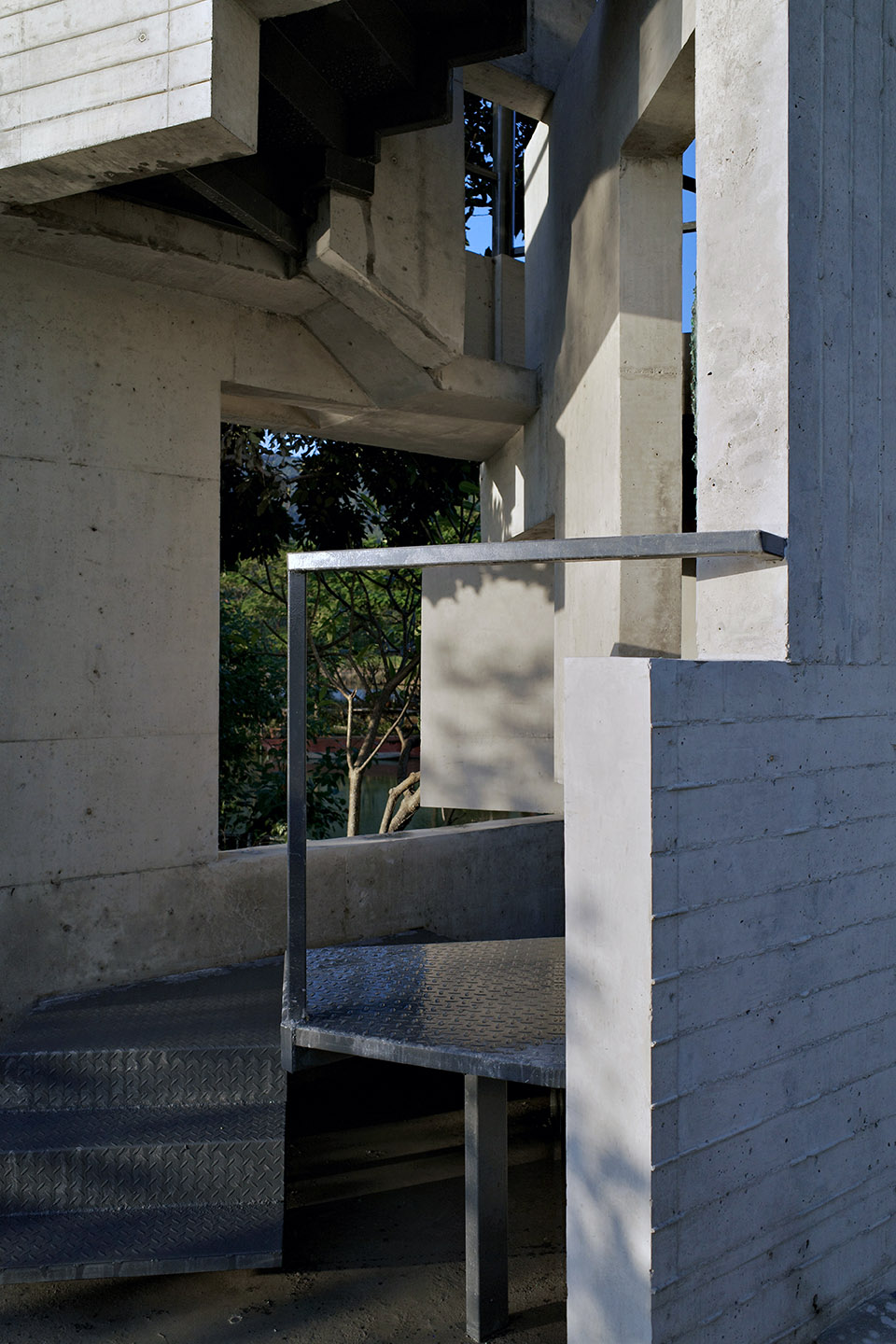 LUXURIANT RELICS, A Tower of Vertical Nature by CLAB Architects - 谷德设计网