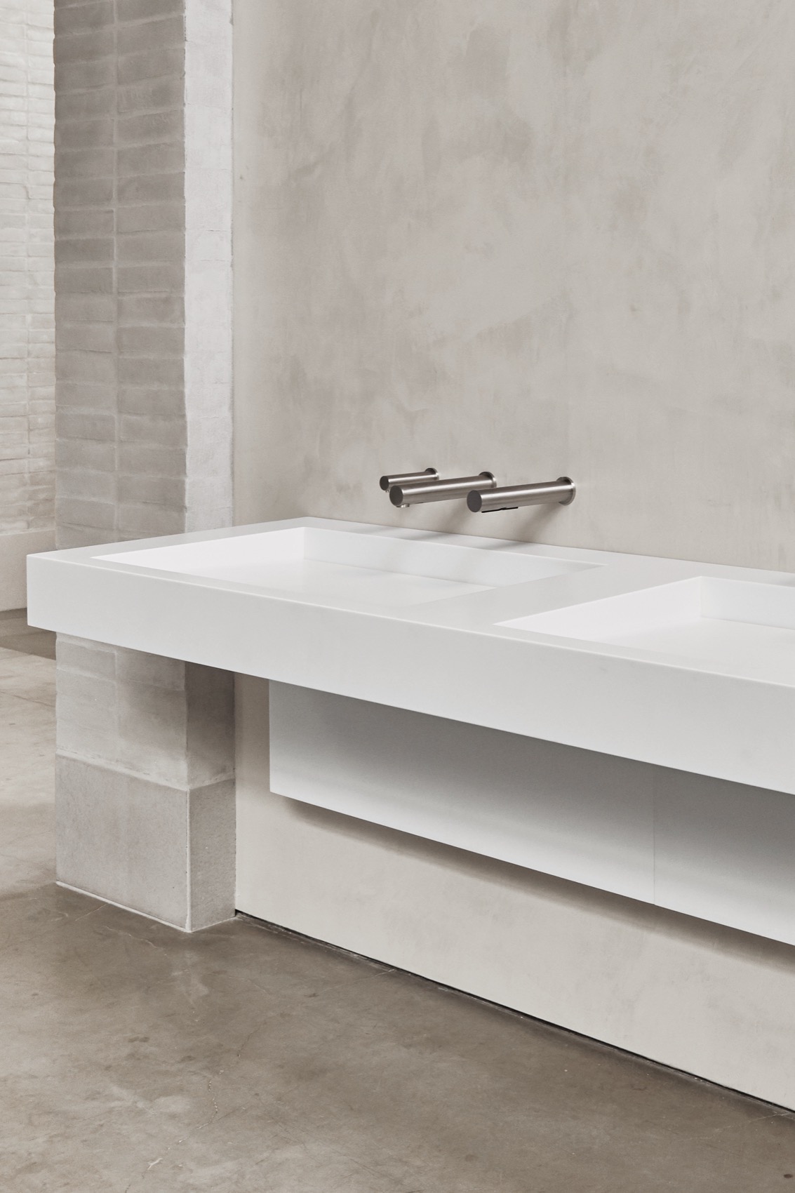 The Splash Lab LA Showroom by McLaren Excell - 谷德设计网