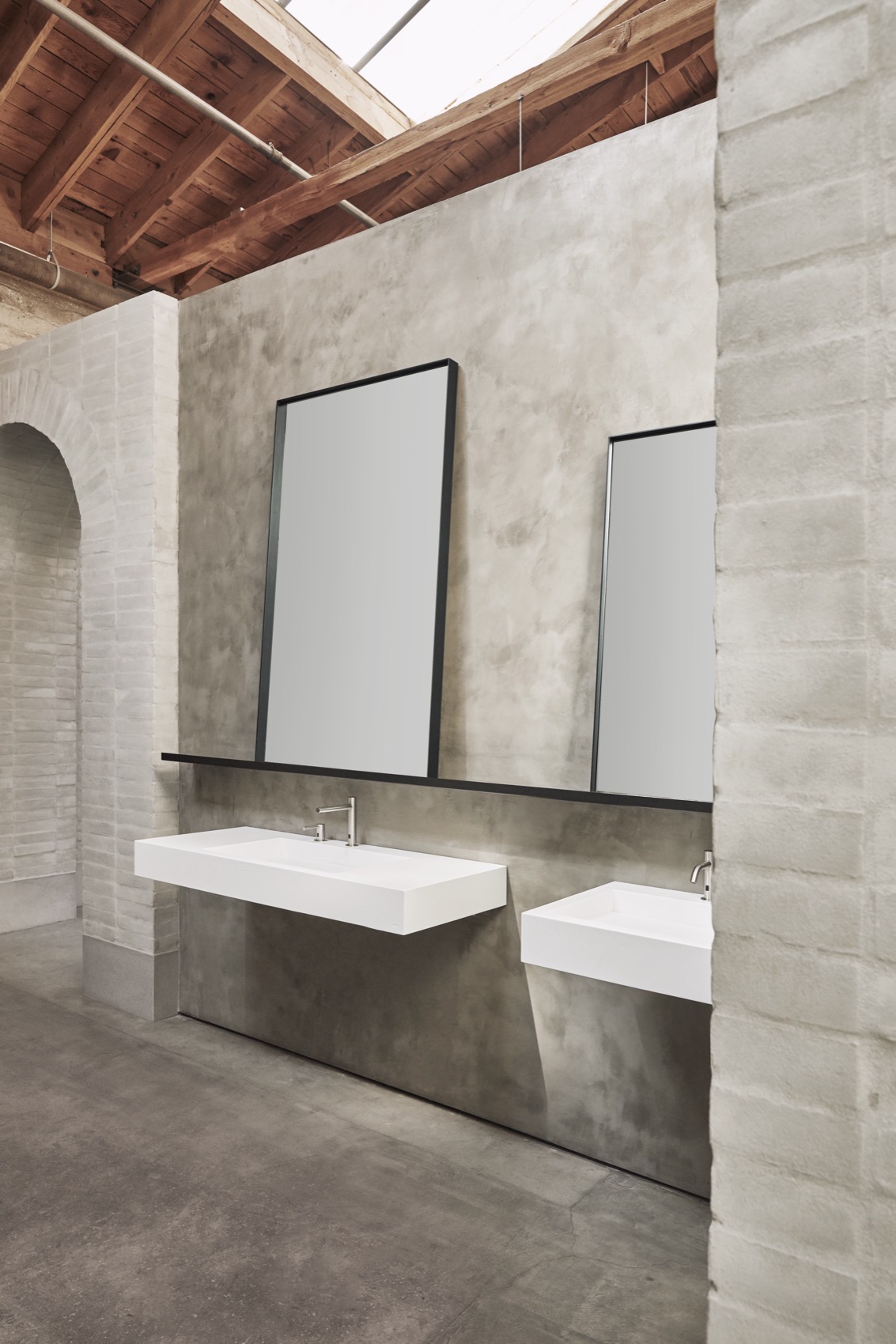 The Splash Lab LA Showroom by McLaren Excell - 谷德设计网