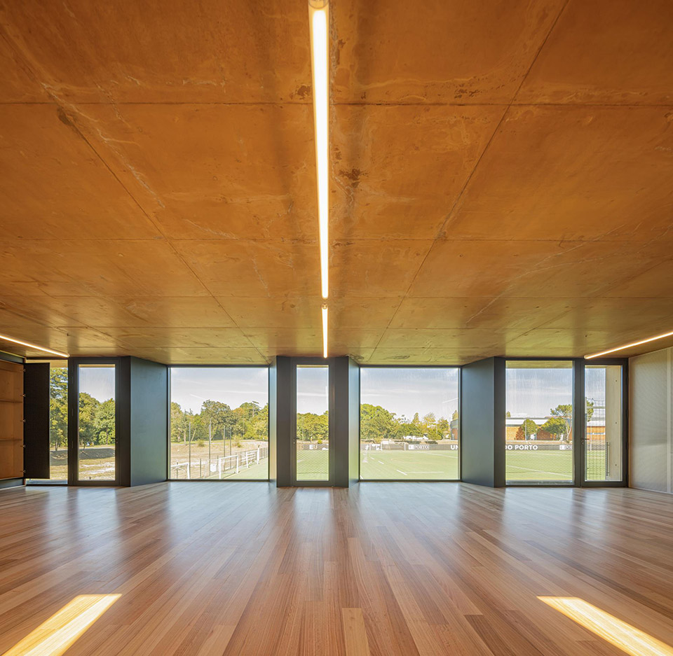 University Stadium of Porto by CREA architects - 谷德设计网