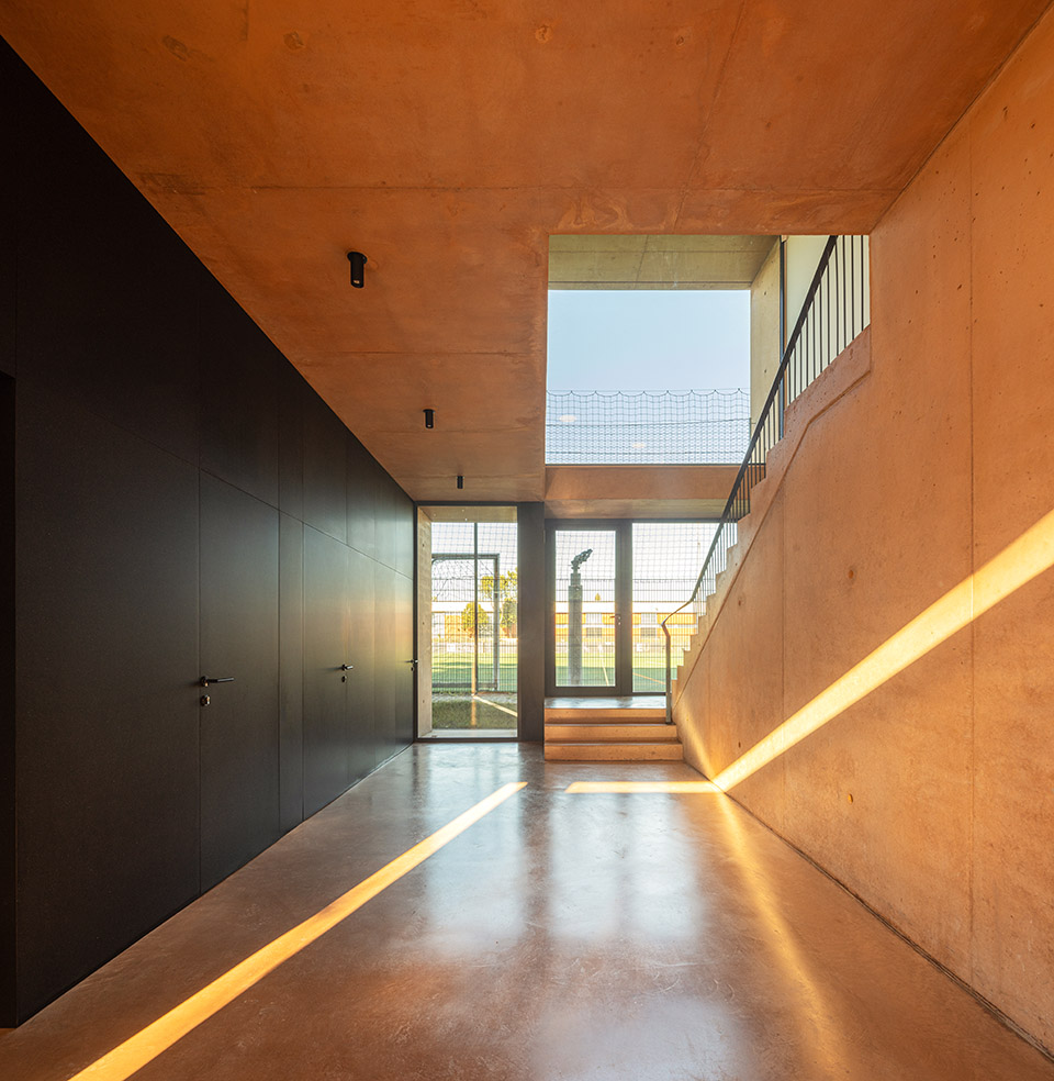 University Stadium of Porto by CREA architects - 谷德设计网