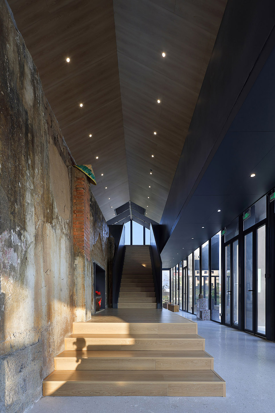 Renovation of Sanxiushan Zhiqing Houses by Yu Architects and SRCDC - 谷德设计网