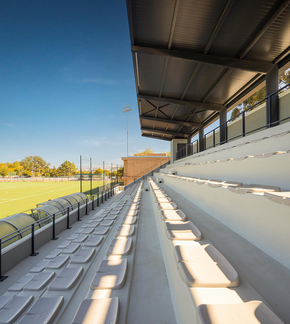 University Stadium of Porto by CREA architects - 谷德设计网