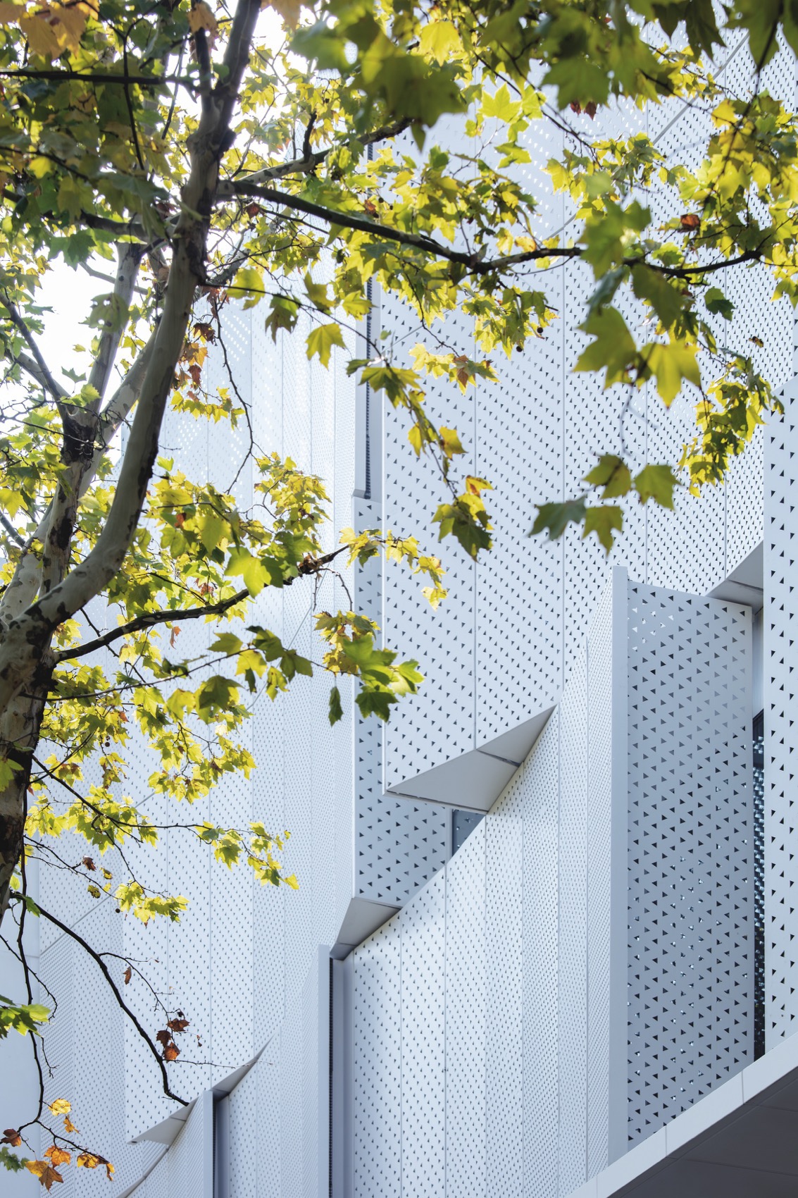 Shanghai Baoshan Cultural Center Refurbishing Project by SHUISHI - 谷德设计网